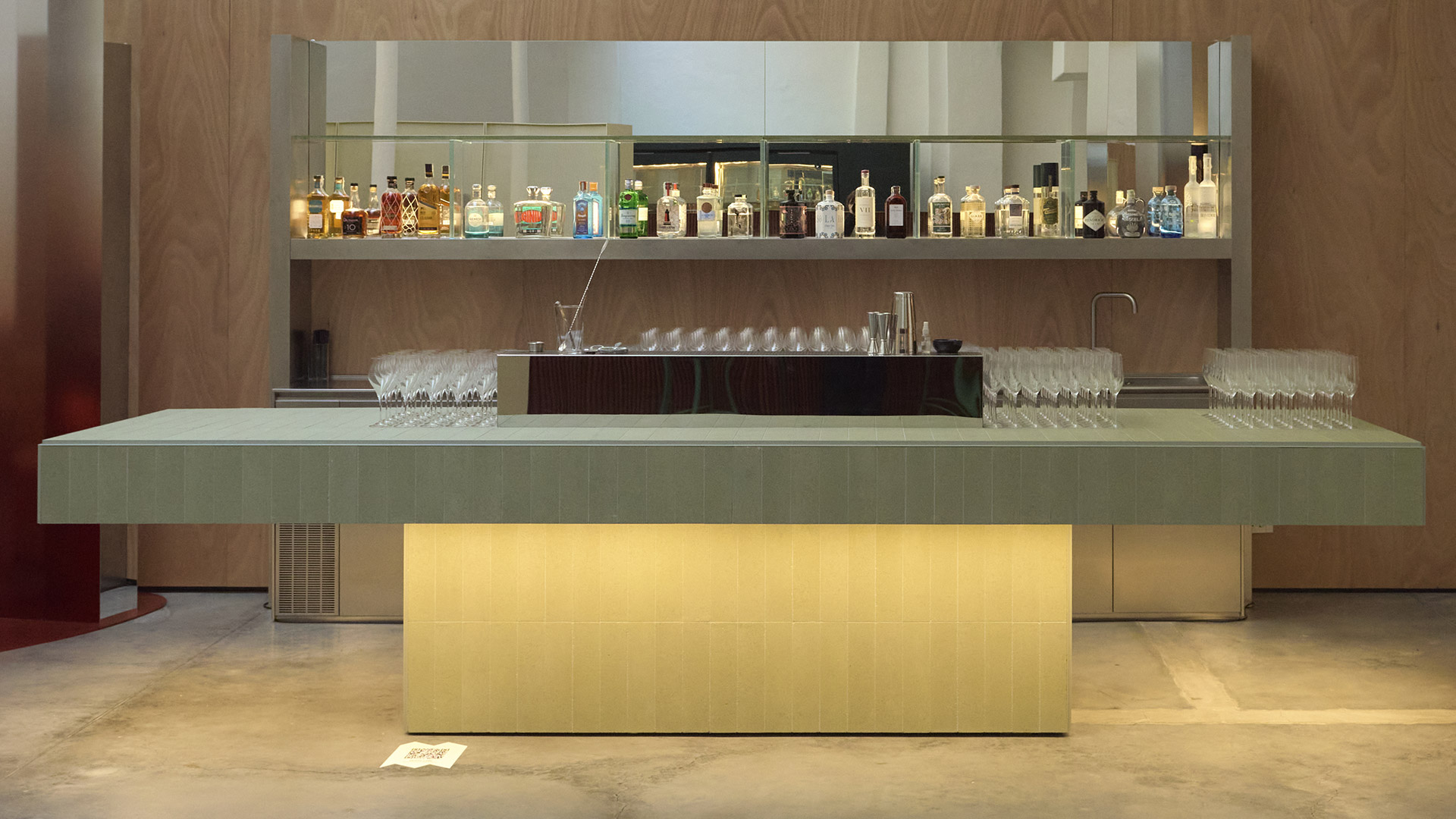 The tailor-made CIAM embraces international design. - Ciam ...